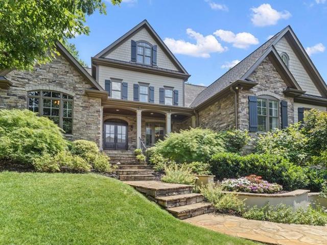6633 Rest Haven Dr, Raleigh, NC 27612