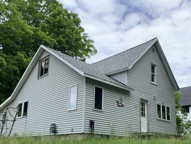 6633 State St, Newberry, MI 49868