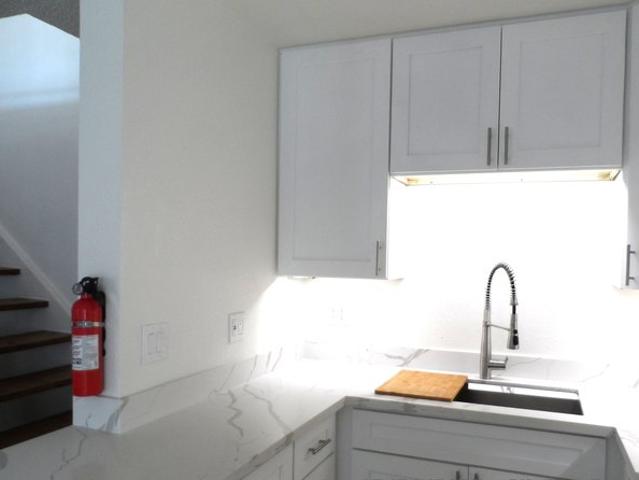 6633 Stonepine Ln, San Diego, CA 92139