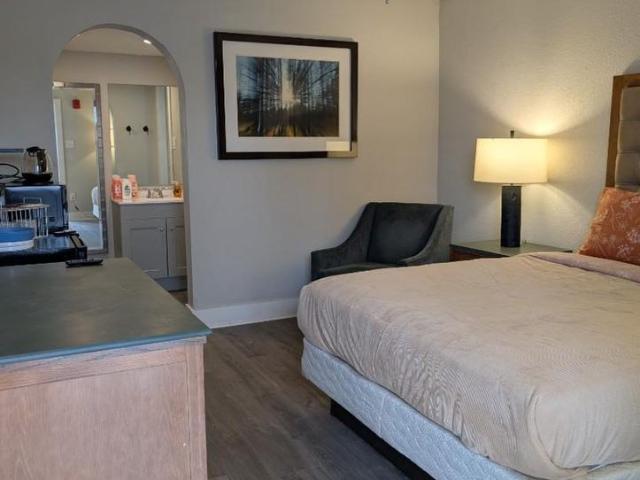 6633 Studios 1 Bedroom Apartment for Rent at 6633 W Montgomery Rd, Houston, TX 77091 Acres Home