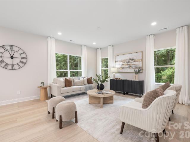 6633 Terry Lane