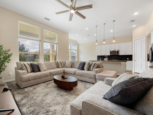 6633 Verona Pl