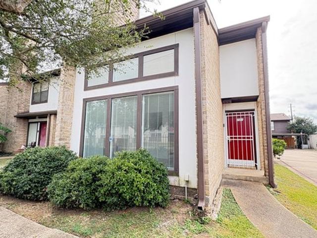 6633 W Airport Blvd Apt 101, Houston, TX 77035