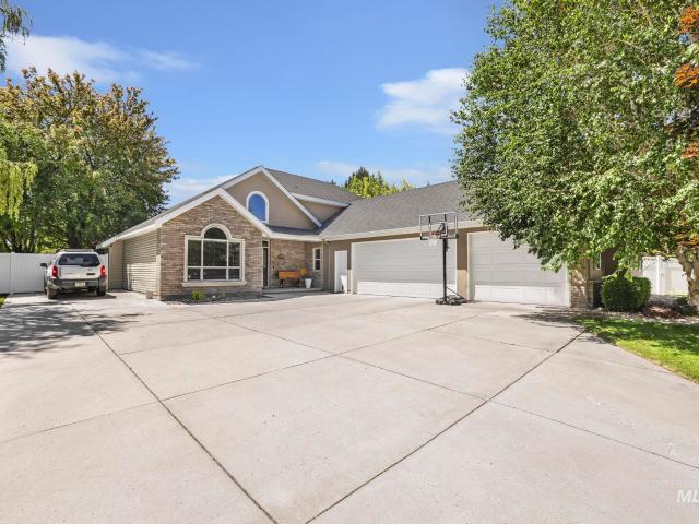 663 Cento Ct