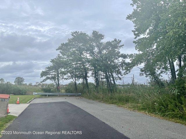 663 Beachwood Ave, Toms River, NJ 08753