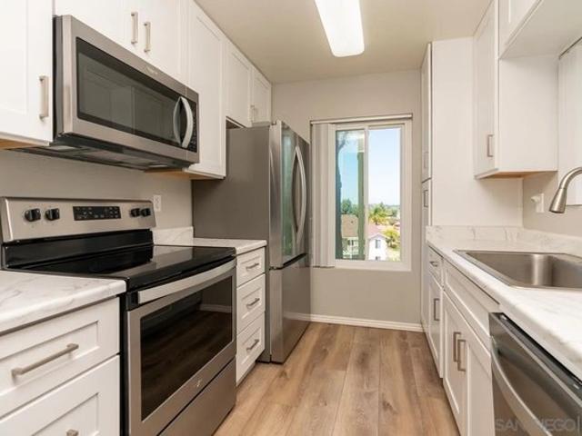 663 Diamond Way Apt 229, Vista, CA 92083