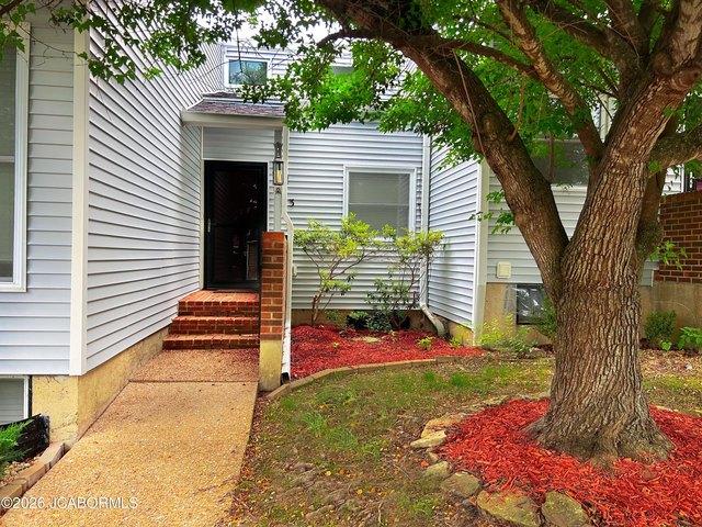 663 Hiddenwood Ct, Jefferson City, MO 65109