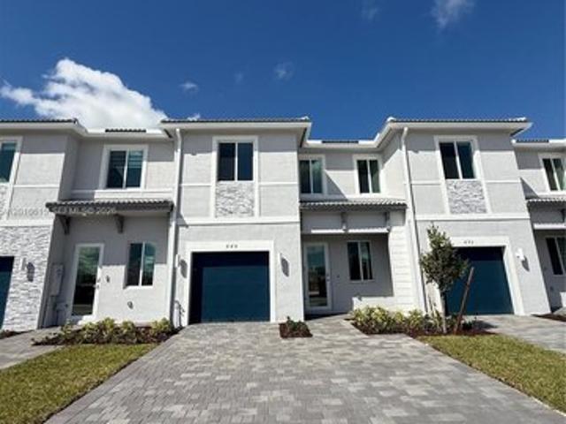 663 SE 13th Street Cir, Homestead, FL 33034