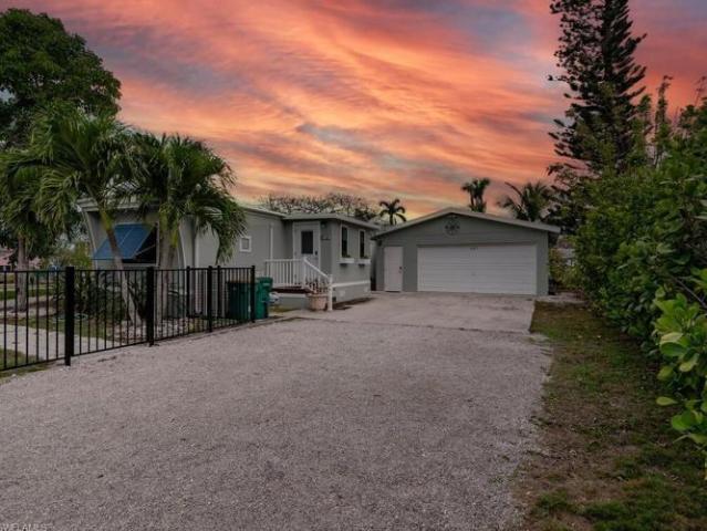 663 Palm Dr, Goodland, FL 34114