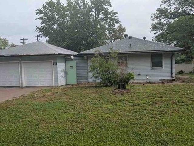 6644 Dudley St, Lincoln, NE 68505