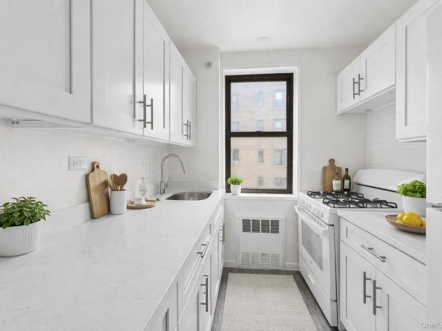 6645 Broadway 7E