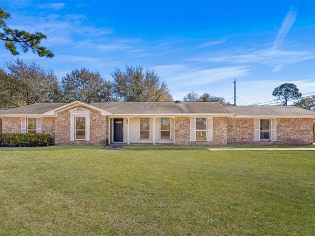 6646 Bayou View Dr, Houston, TX 77091