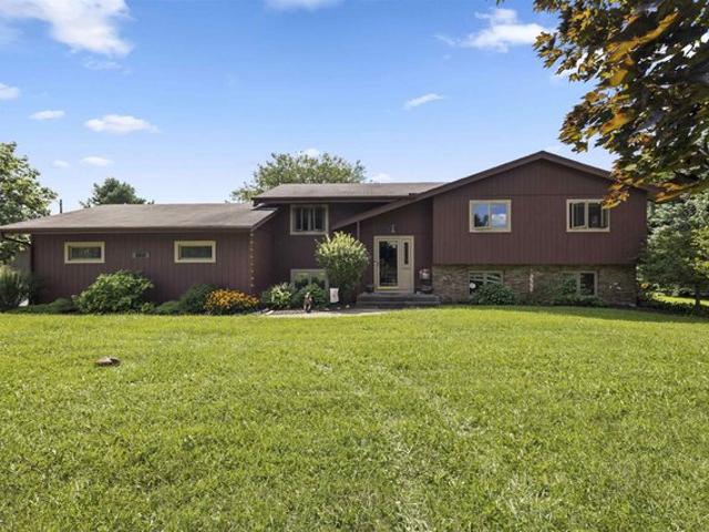 6649 E Oak Hill Rd, Stillman Valley, IL 61084