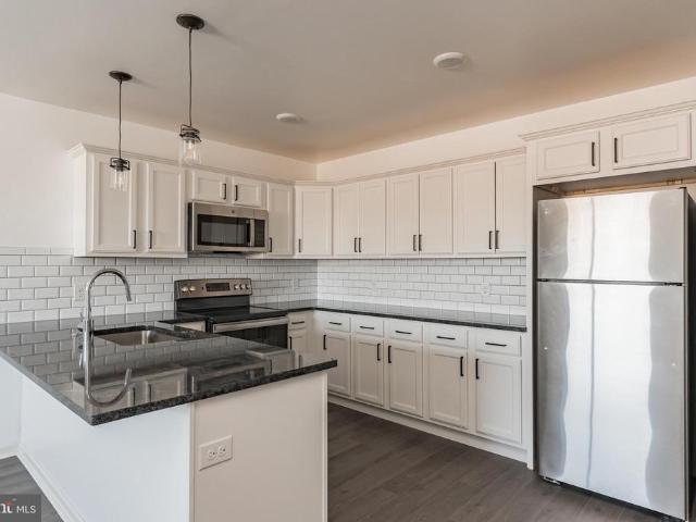 6649 Ridge Avenue # A203