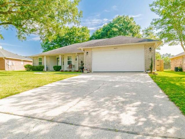 6641 Hallendale Dr, Pensacola, FL 32526