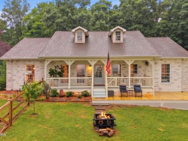 664 Armstrong Dr, Dandridge, TN 37725