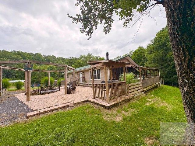 664 Bolling Rd, Jumping Branch, WV 25969