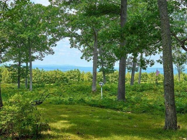 664 Borough Rd, Pembroke, NH 03275