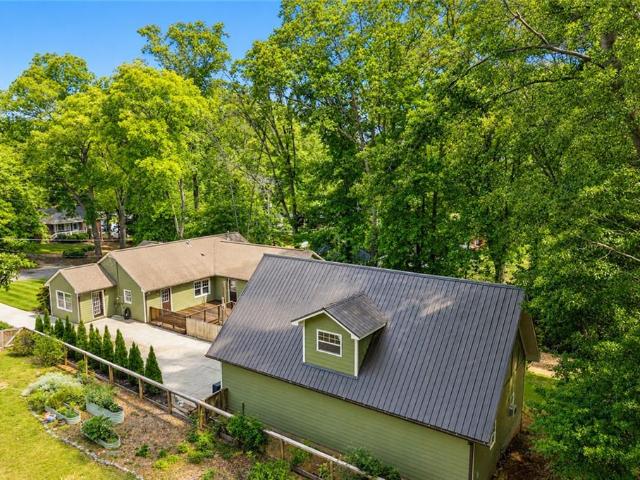 664 Etowah Drive NE