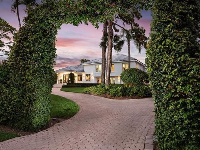 664 Hickory Rd, Naples, FL 34108