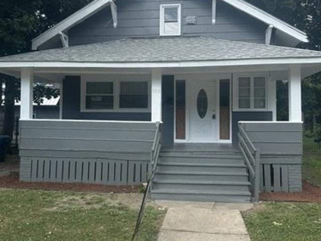 664 Lenox Ave E, Waukegan, IL 60085