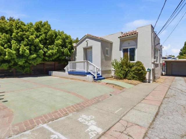 664 N El Camino Real