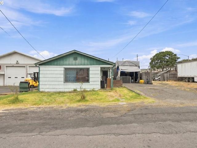 664 NE Neuner Dr, Roseburg, OR 97470