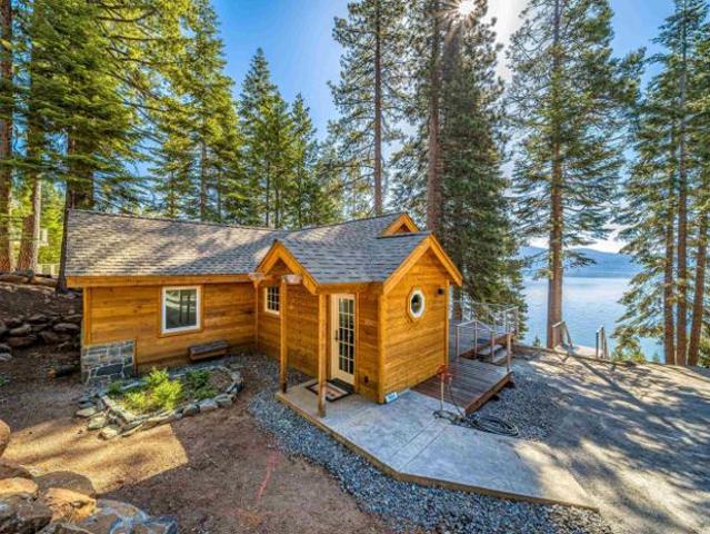 664 Peninsula Dr, Lake Almanor, CA 96137