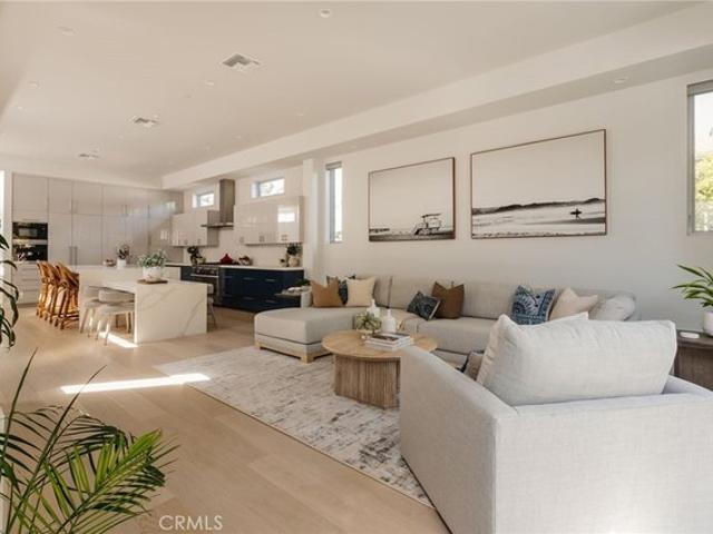 664 Rosecrans Ave, Manhattan Beach, CA 90266