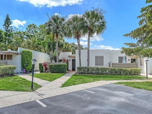 664 Woodlawn Dr, Bradenton, FL 34210