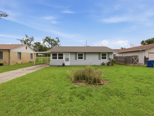 6654 N Longmont St, Park City, KS 67219