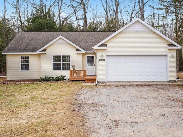 6655 Woodlea Rd, Oscoda, MI 48750