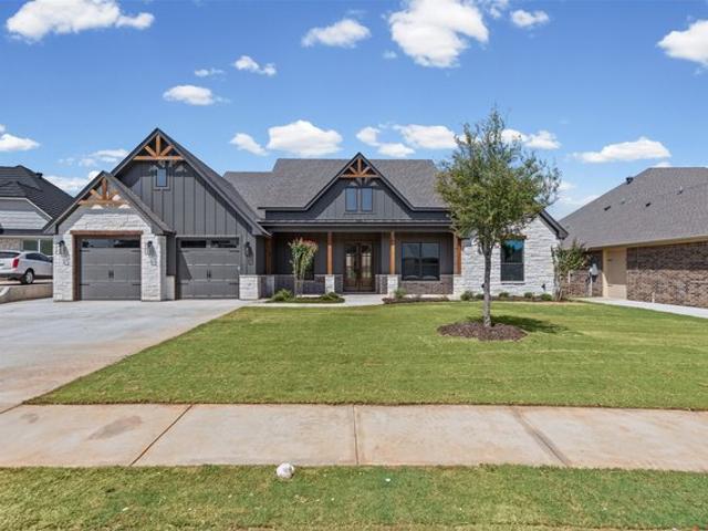 6657 Pinehurst Dr, Granbury, TX 76049