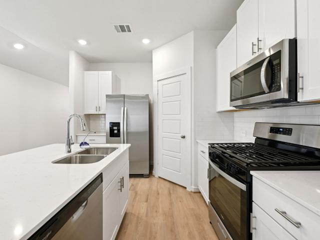 6658 Lahna Oak Drive