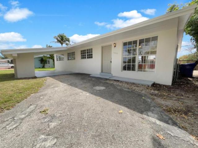 6650 Eaton St, Hollywood, FL 33024