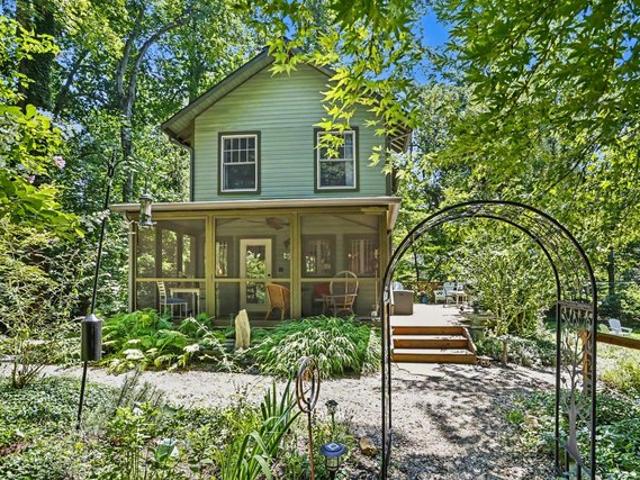 6650 Pine Ln, Sawyer, MI 49125