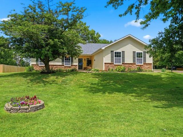 6651 N Millet Ln, Columbia, MO 65202