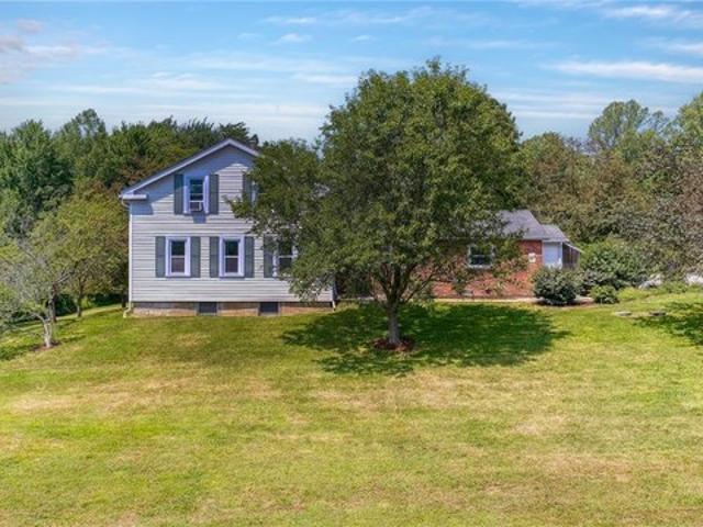 6651 Breezewood Rd, Concord Township, OH 44077