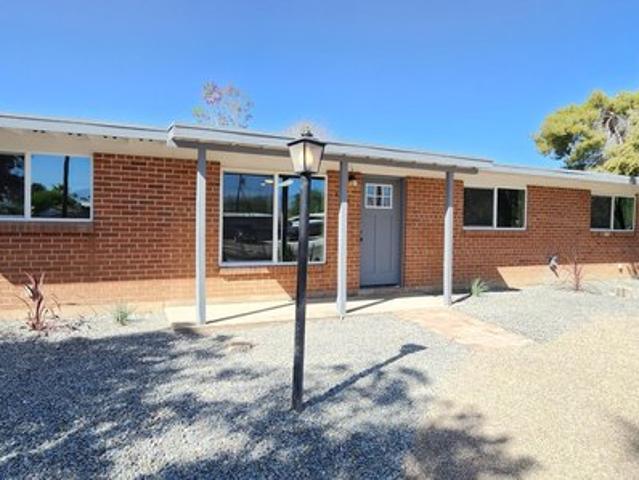 6652 E Calle Herculo, Tucson, AZ 85710