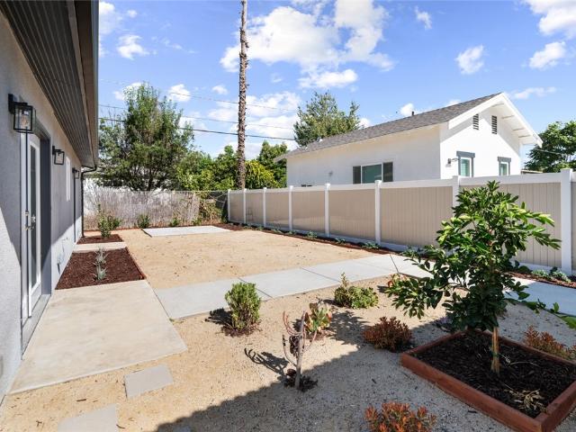 6652 Palm Avenue