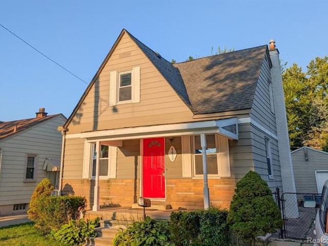 6652 Rockdale St, Dearborn Heights, MI 48127