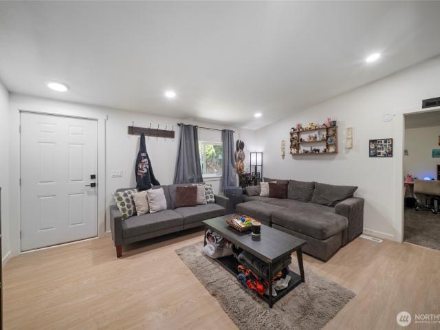 6652 5th Way SE