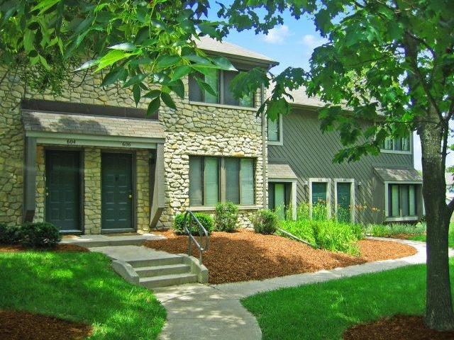 $665 / 1br 702ft² Really Need Your Own Place?. You've Found It! Pre leasing Now! Woodbridge Apts of Bloomington
