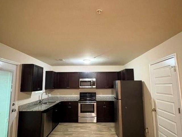 665 Carlton Pointe Drive 7