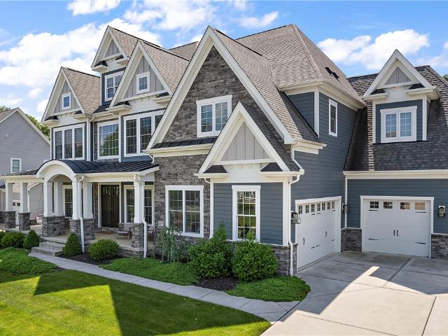 665 Chilliwack Ln