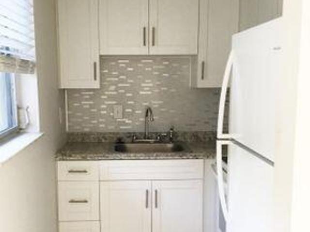 665 Glouchester St, Unit 10, Boca Raton, FL 33487 | MLS #B26011 | Compass