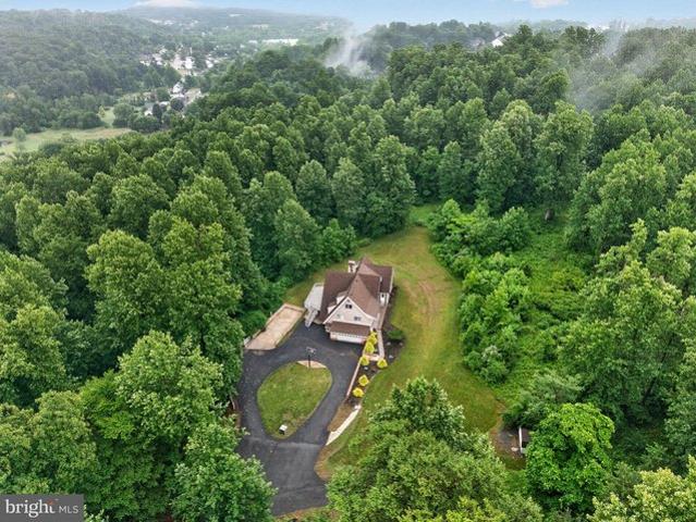 665 Fairmont Ave, Mohnton, PA 19540