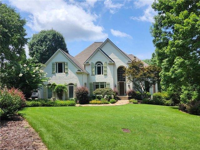 665 Falls Lake Dr, Johns Creek, GA 30022