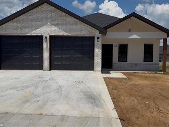 665 Lee Creek Loop, Sallisaw, OK 74955