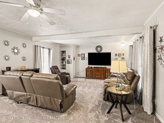 665 N Clinton Trail